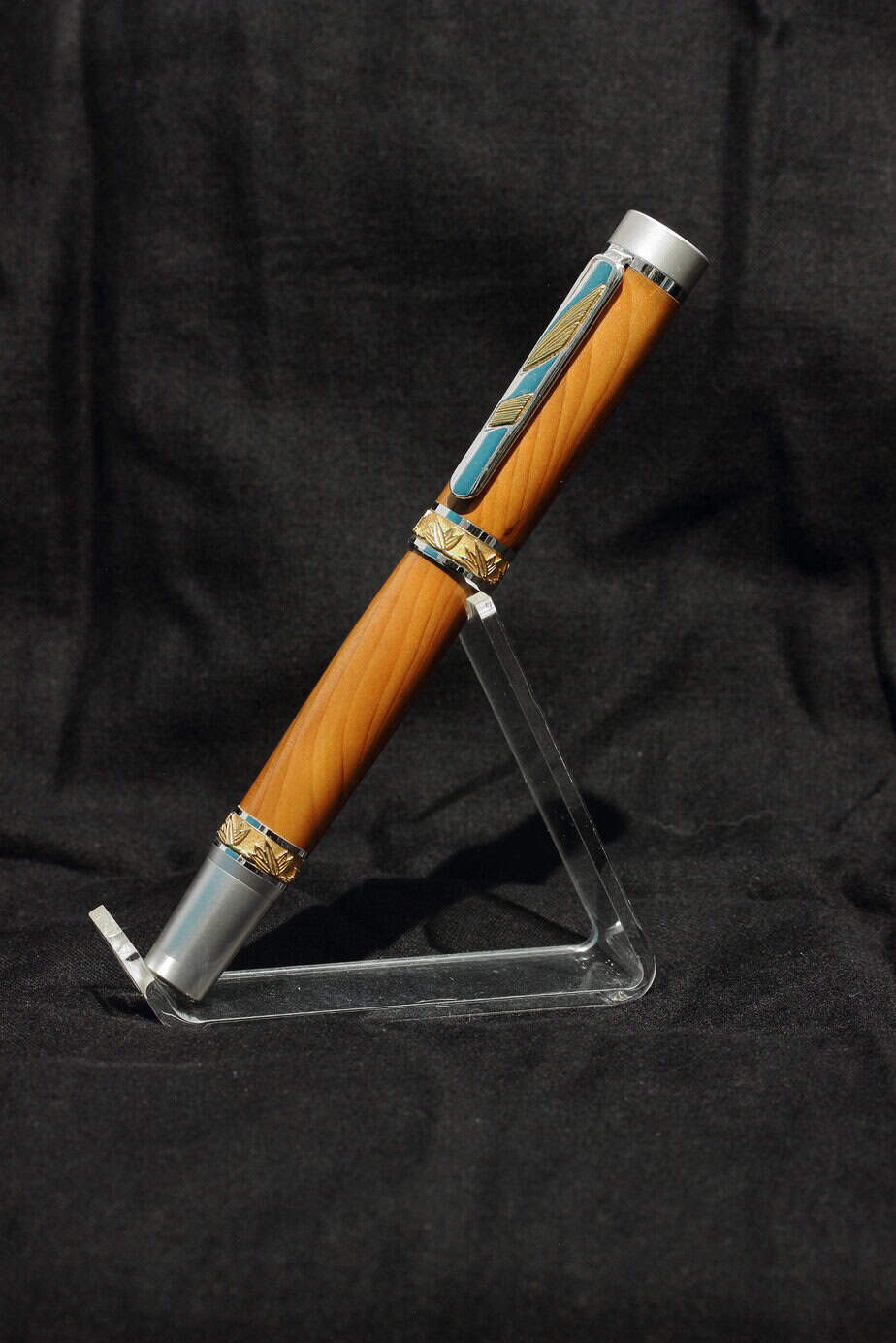 Hand Crafted Yew Wood Celebration Pen - Scottish Island Gifts